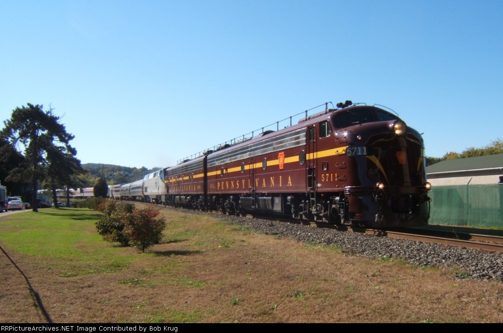 PRR 5711 & 5809 lead the Juniata Terminal special